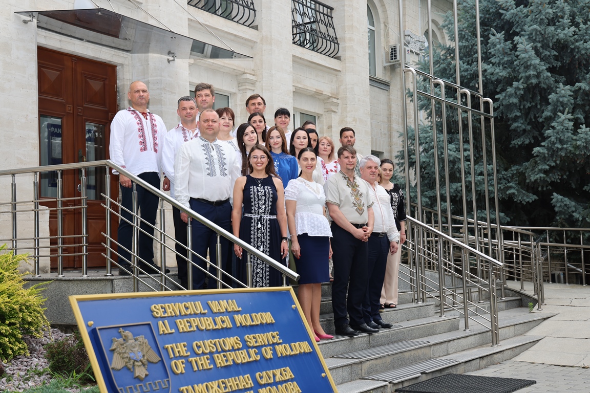 Serviciul Vamal al Republicii Moldova - Ia – simbol al tradiției purtat ...
